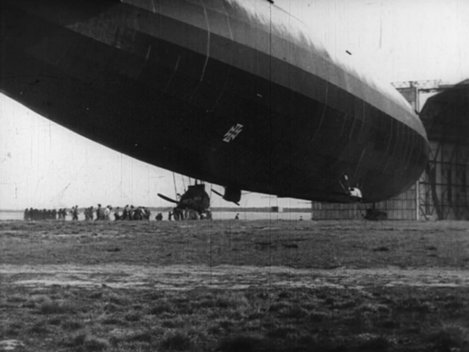 ZEPPELIN L35 ÜBER BERLIN & POTSDAM - ZEPPELIN, ZEPPELIN!, FILMHAUER