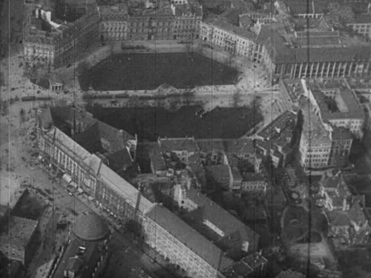 ZEPPELIN L35 UEBER BERLIN & POTSDAM - ZEPPELIN, ZEPPELIN!, FILMHAUER