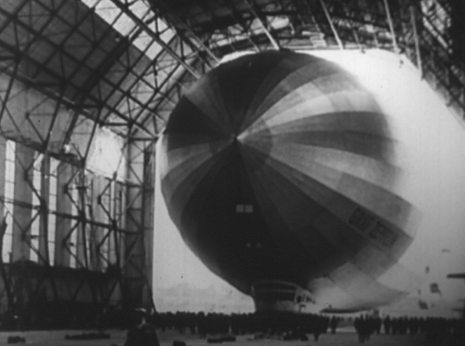 ZEPPELIN L35 UEBER BERLIN & POTSDAM - ZEPPELIN, ZEPPELIN!, FILMHAUER